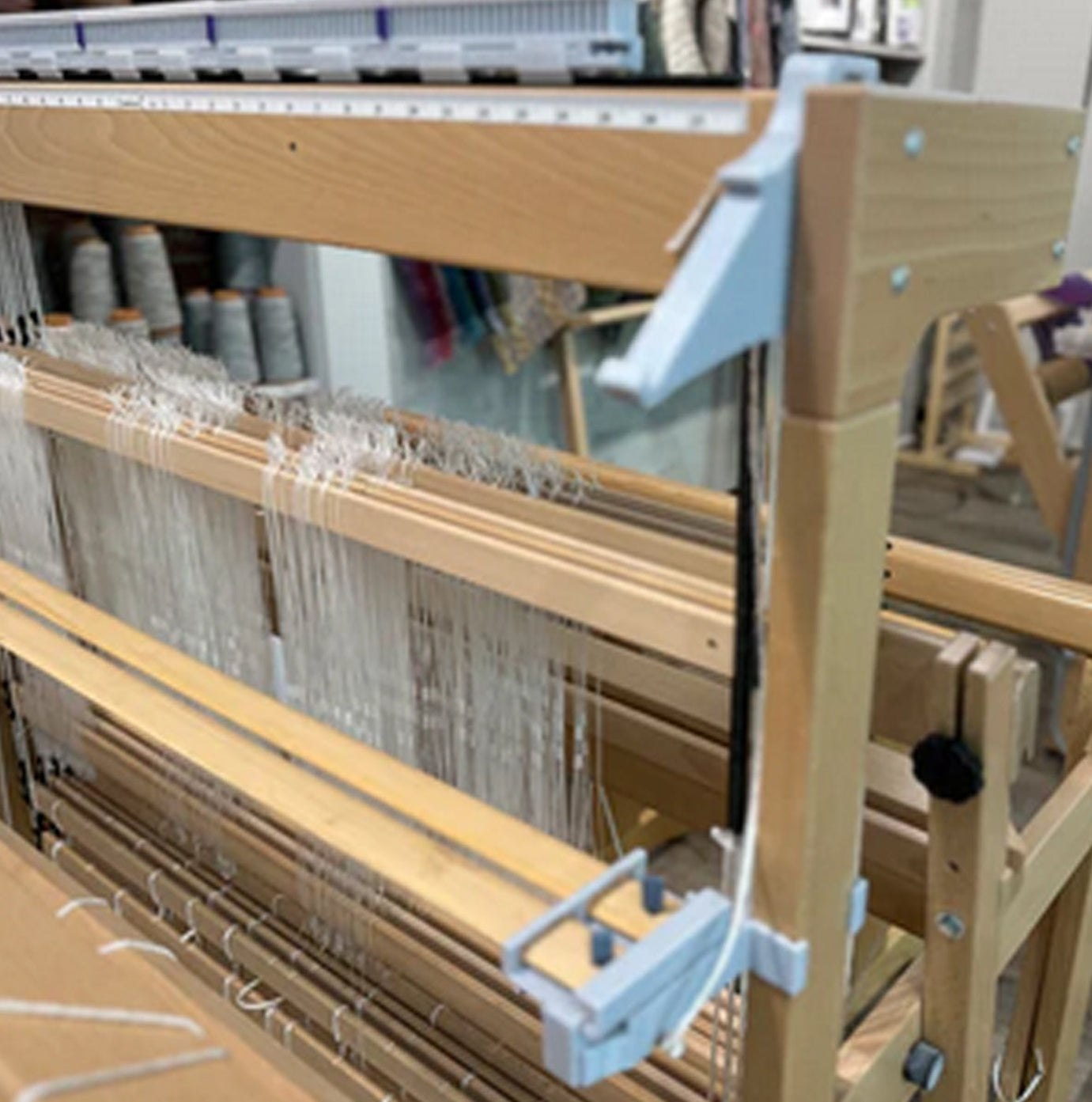 Helping Hands for Spring II Looms - Louët — Tisse et File