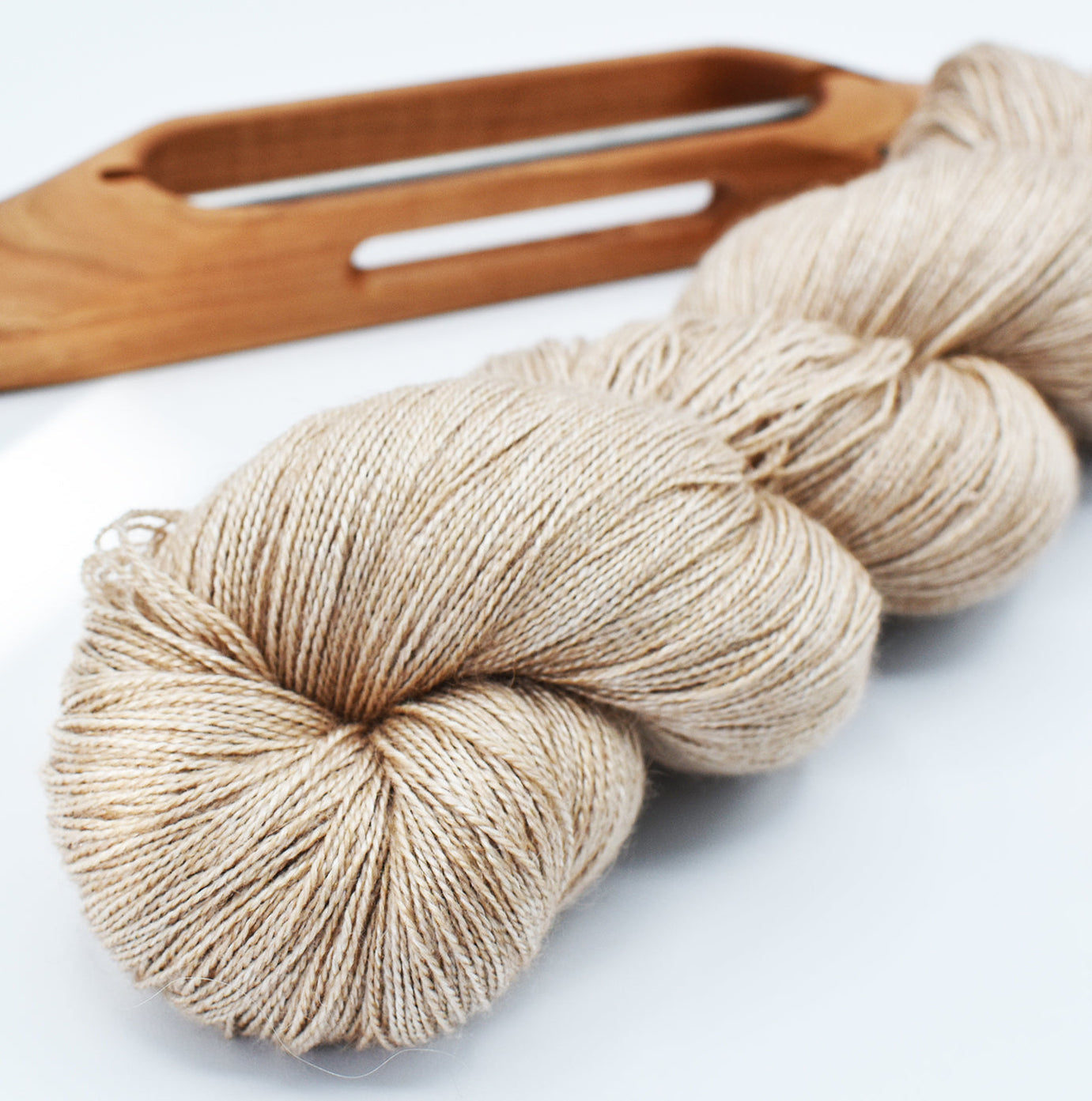 Mulberry silk and baby camel yarn for weaving – Tisse et File
